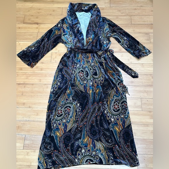 Diamond Tea | Intimates & Sleepwear | Vintage Diamond Tea Paisley ...